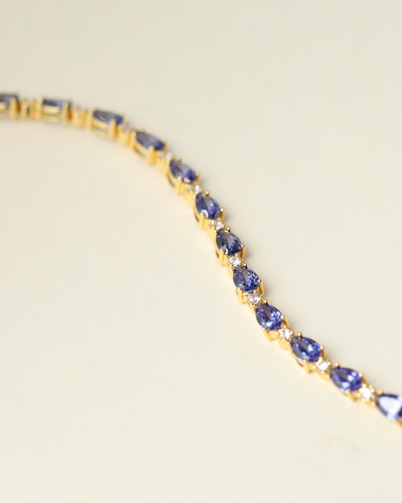THE KAIA STONE BRACELET – The M Jewelers